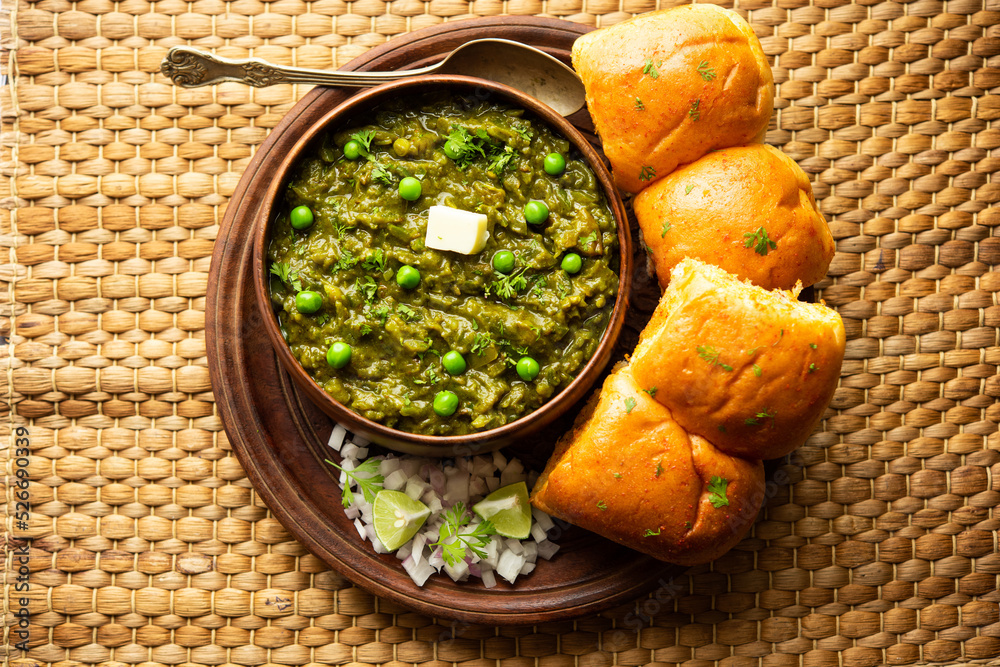 Hariyali green Pav bhaji is a variation of a traditional pav bhaji made ...