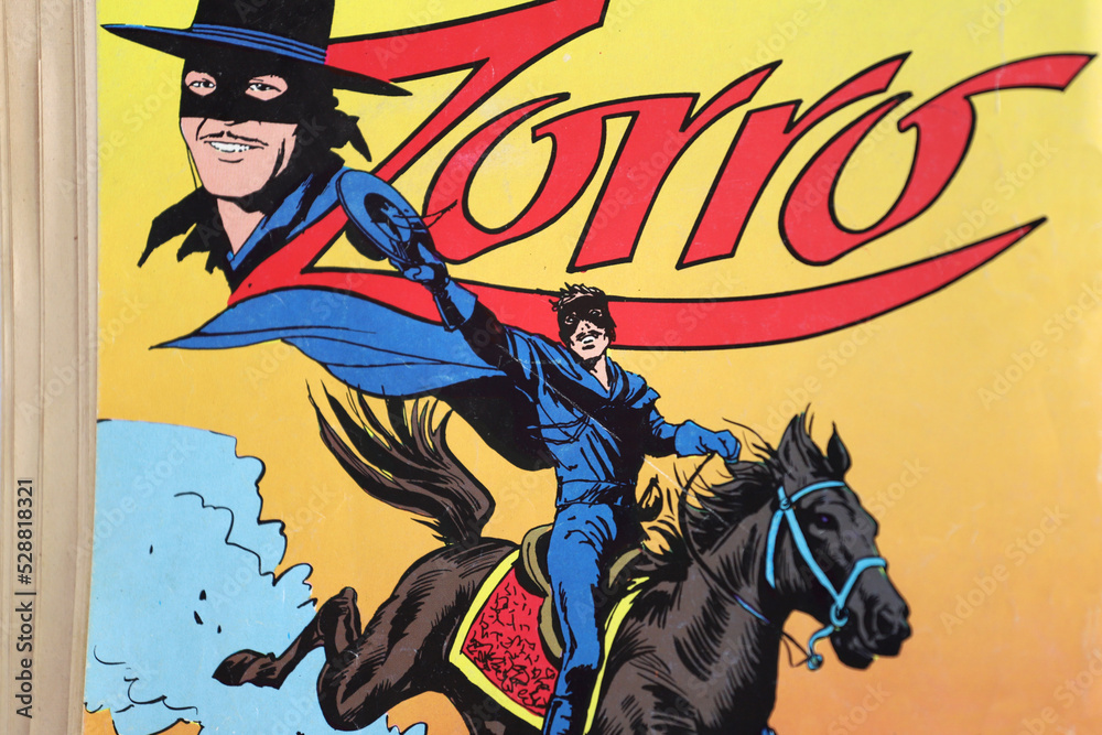 Comic magazine of the television series El Zorro. Mexican hero who fights against Sergeant ...