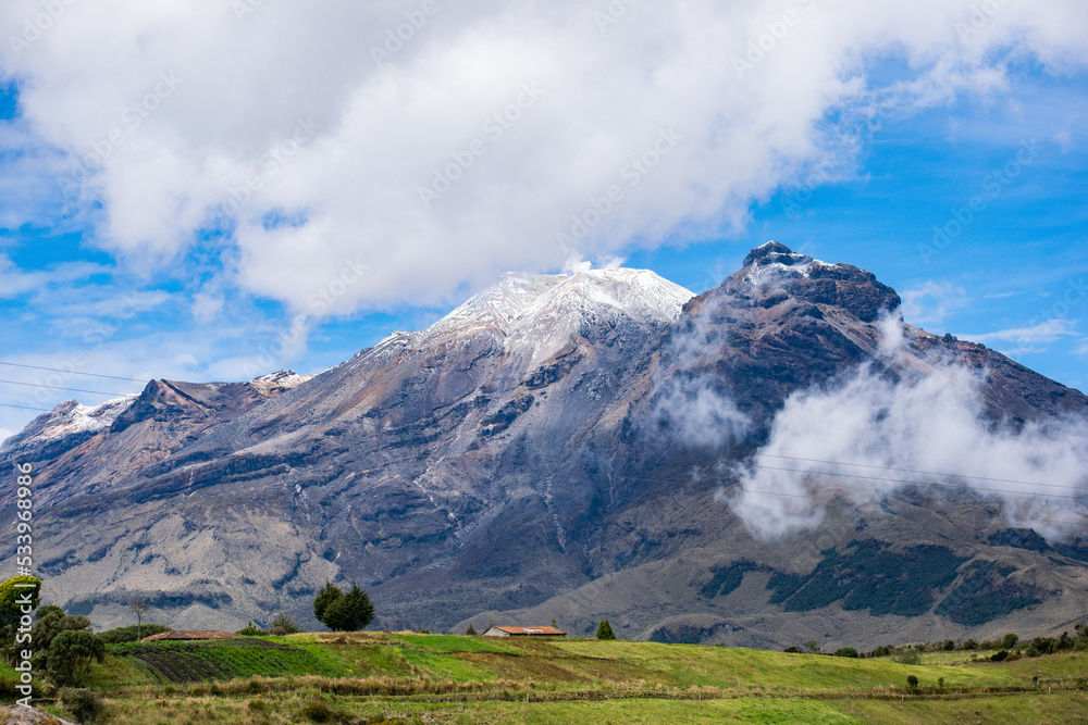 Foto de Stock Volcan el Cumbal en ipilaes Colombia | Adobe Stock