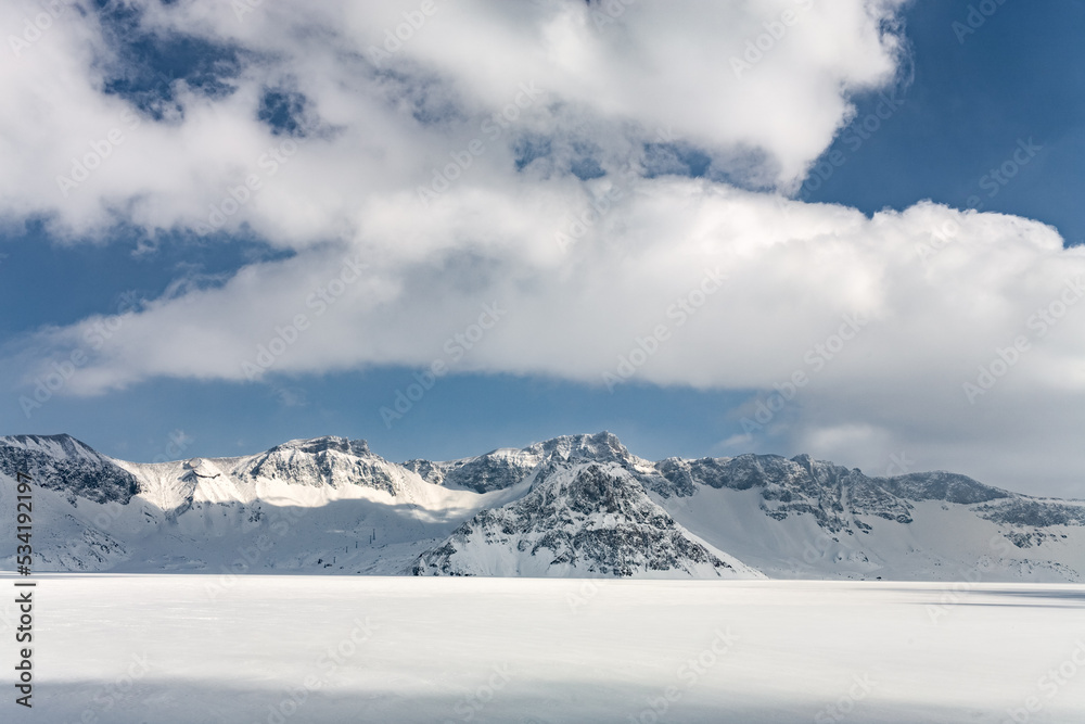 Heaven Lake, Tianchi in Chinese, winter landscape, caldera of Mount ...