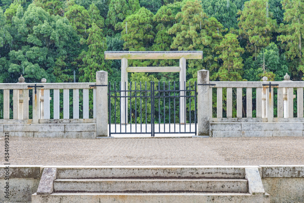 Kondayama Kofun of the World Heritage Site "Mozu-Furuichi Kofun Group ...