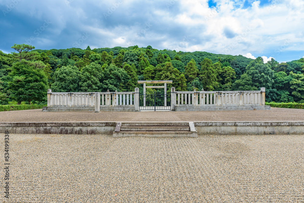 Kondayama Kofun of the World Heritage Site "Mozu-Furuichi Kofun Group ...
