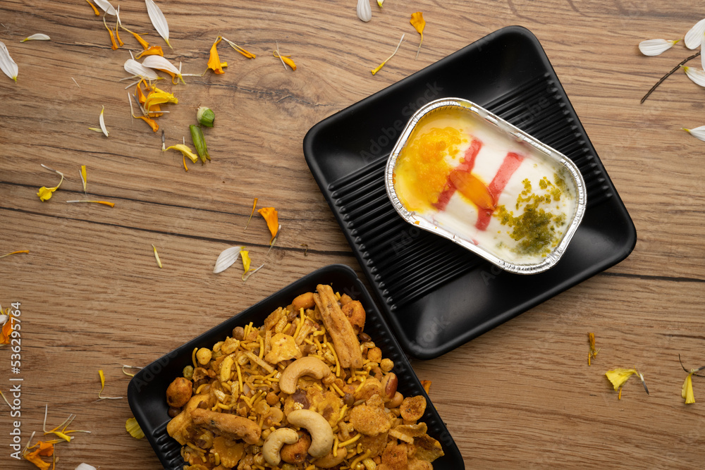 Foto Indian Mithai Cham Cham Also Called Rasgulla Chomchom Or Rosogolla ...