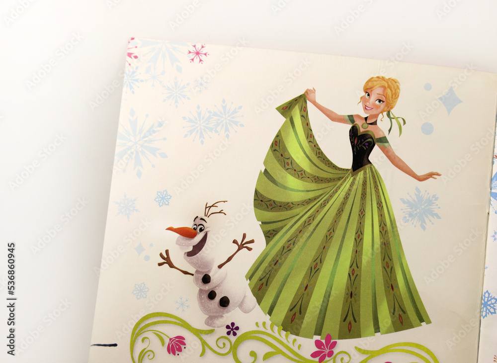 Anna. Magazine cover with the characters of the movie Frozen: a frozen ...