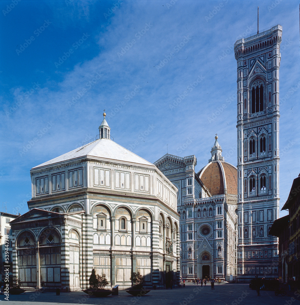 Firenze. Battistero di San Giovanni e Campanile di Giotto の Stock フォト ...