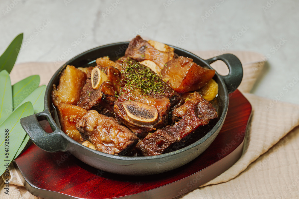galbijjim, Korean Braised Short Ribs : Beef short ribs, trimmed of fat ...