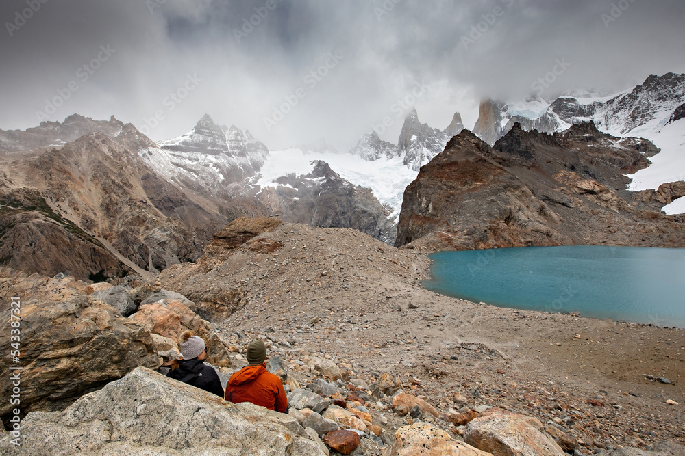 Beautiful view of Laguna De Los Tres, Monte Fitz Roy, Torre y Poincenot ...
