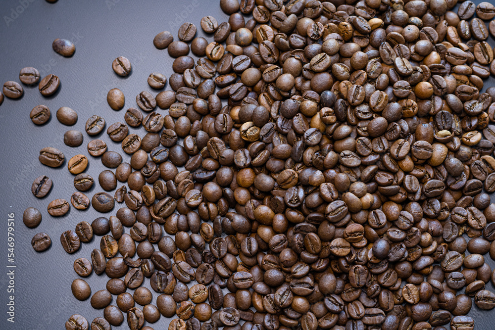 Granos de café de origen colombiano, con aroma suave, perfecto para ...