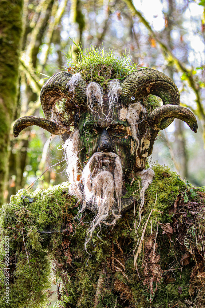 El Busgosu,personaje de la mitología asturiana en la ruta de los ...