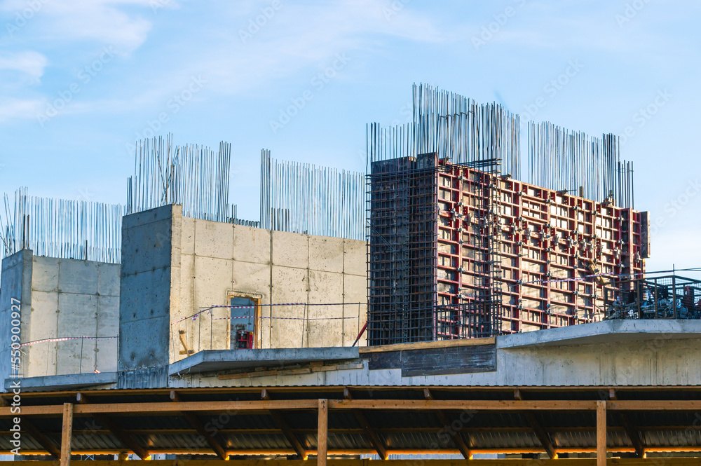 The foundation on reinforced concrete piles and the frame during the ...