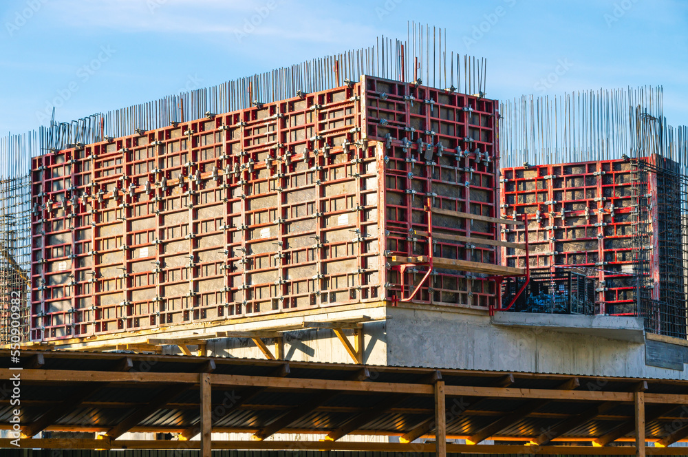 Fotografie The foundation on reinforced concrete piles and the frame ...