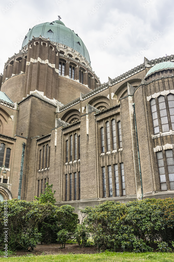 Basilica of Sacred Heart (Basilique Nationale du Sacre-Coeur) - Roman ...