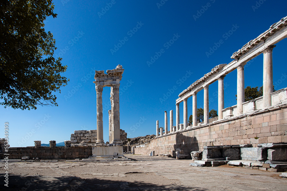 Bergama (Pergamon) Antik Kenti, historical ruins in bergama, historical ...