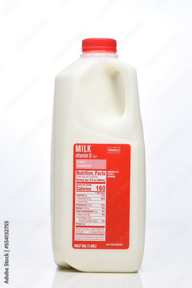 Foto A Half Gallon Carton of Pasteurized Grade A and Homogenized Whole ...