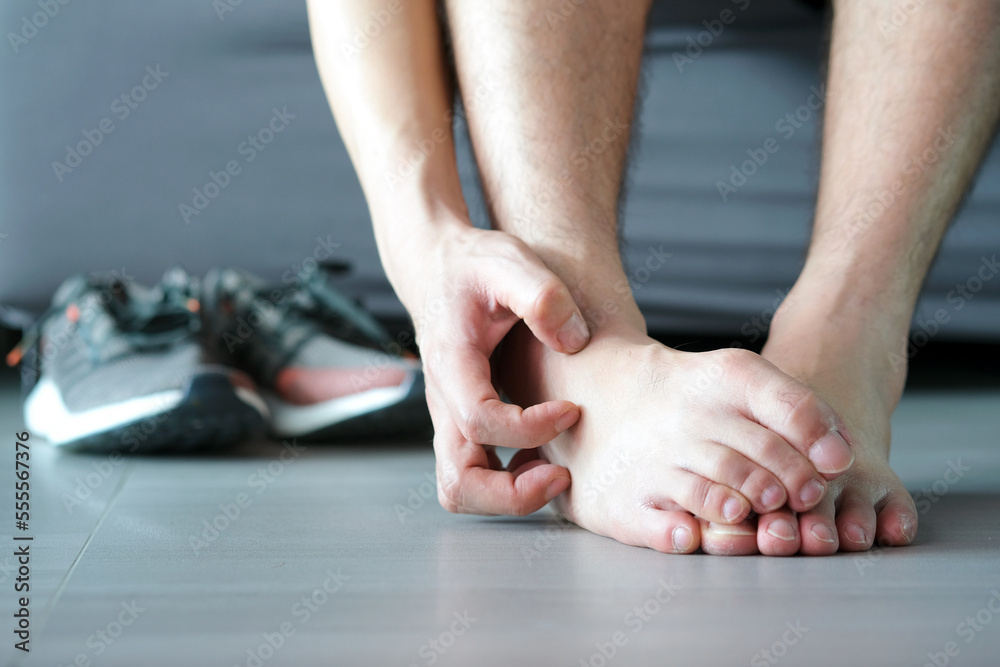 Men wear canvas shoes, he scratches legs and feet with itchy skin ...