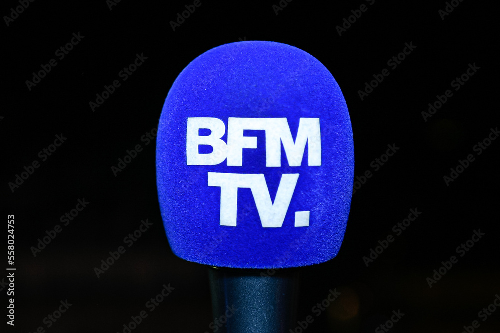 Microphone illustration during a broadcast of the French TV channel BFM ...