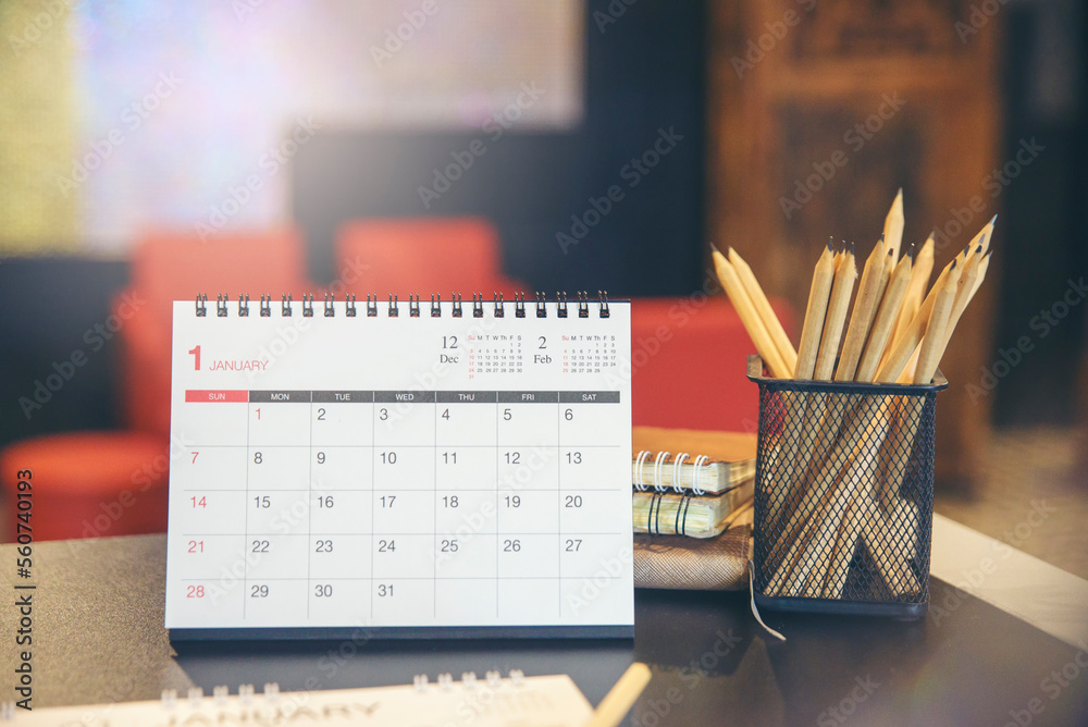 Foto 2023 Calendar desk place on table. Desktop Calender for Planner to ...