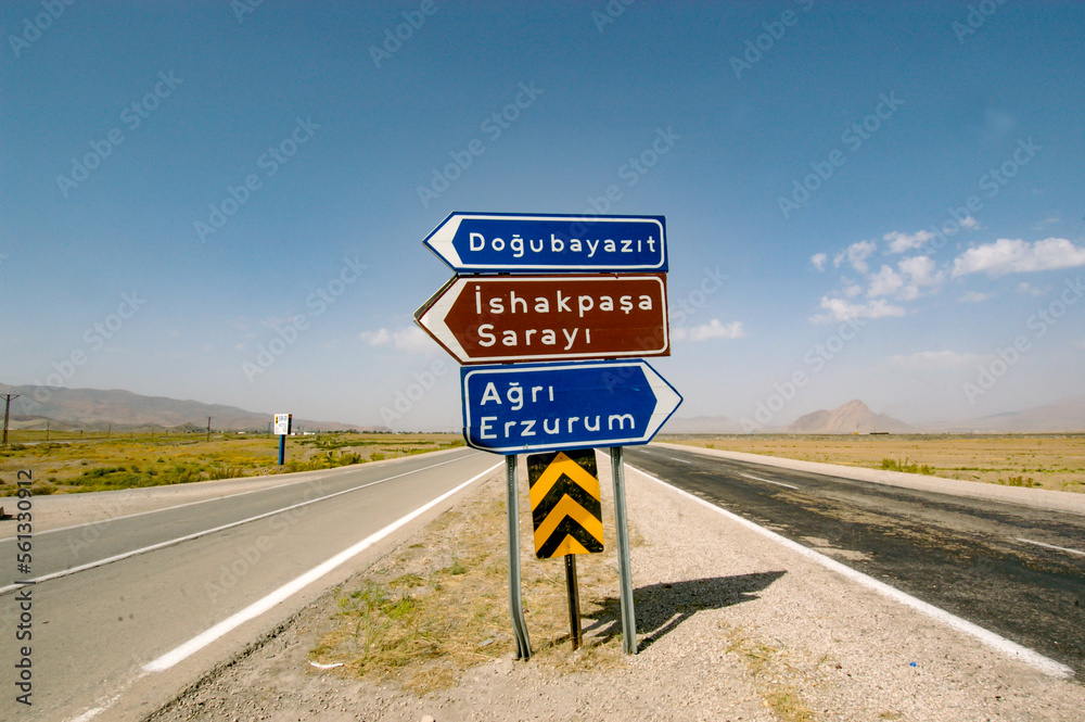 Foto de Stock Road sign for cities of Dogubayazit, Erzurum, Agri and ...