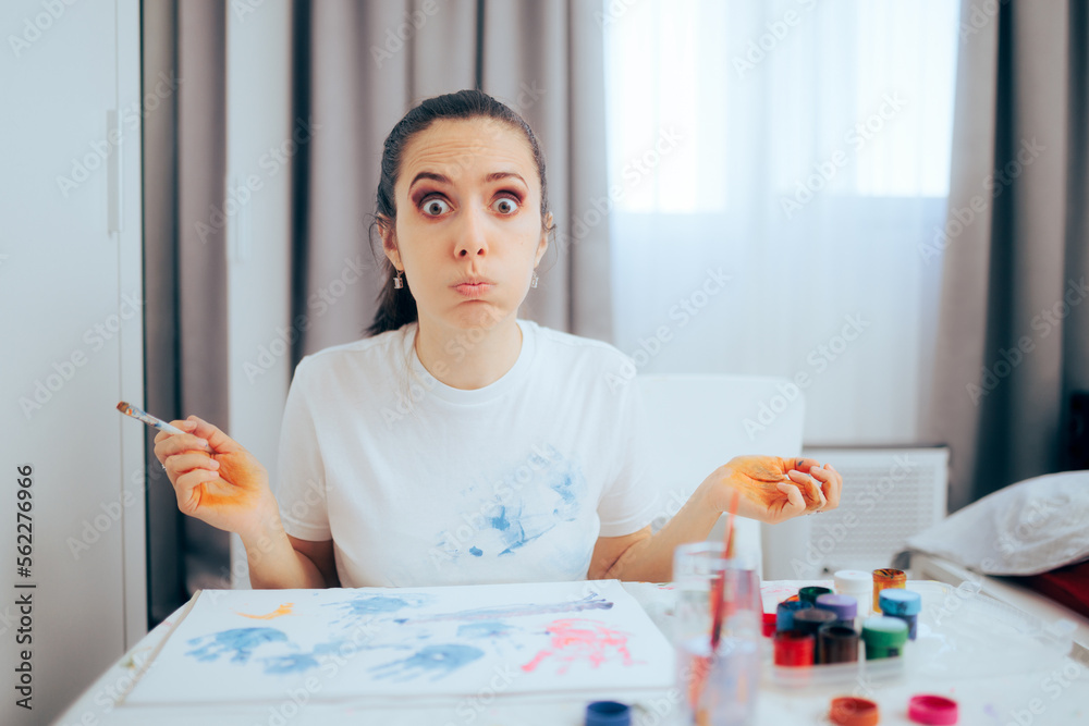 Foto de Stock Funny Woman Painting Staining her Clothes with Acrylics ...