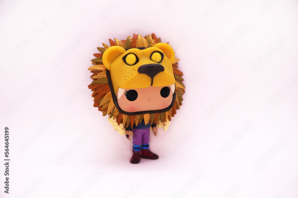 Funko Pop Luna Lovegood with lion costume. Harry Potter character ...