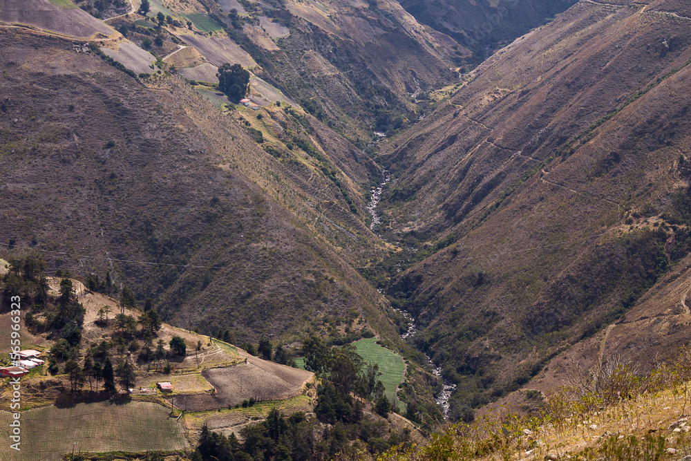 Traveling through Venezuela. Mucuchíes, one of the largest known towns ...