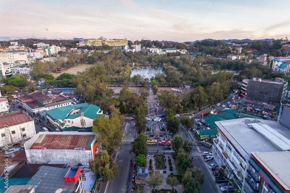 Baguio City, Philippines - Jan 2023: Aerial of Burnham Park and downtown Baguio. 素材庫相片 | Adobe Stock