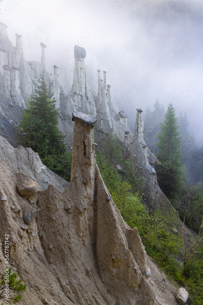 Earth pyramids of Platten (Erdpyramiden - Piramidi di Plata) near ...