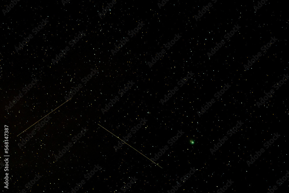 Foto On February 1-2, 2023, the rare green comet C/2022 E3 (ZTF) made its closest approach to ...