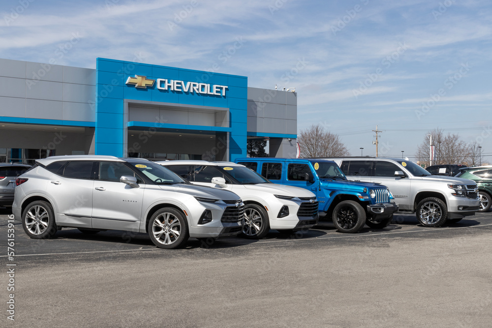 Used car display at a Chevrolet dealership. With supply issues, Chevy ...