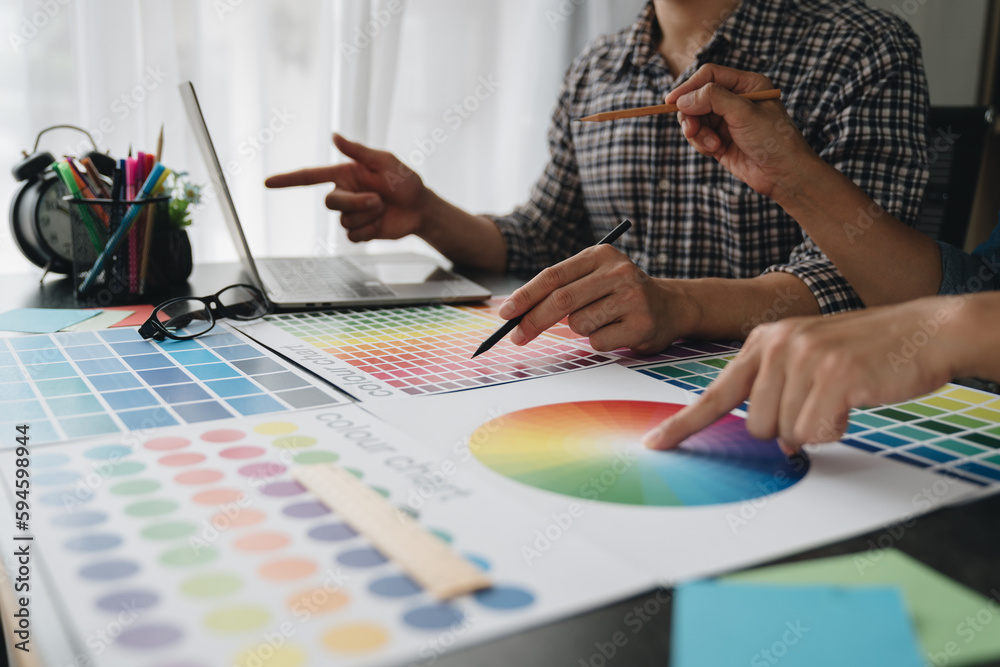 Engineers, graphics, architects and painters are meeting to discuss and ...