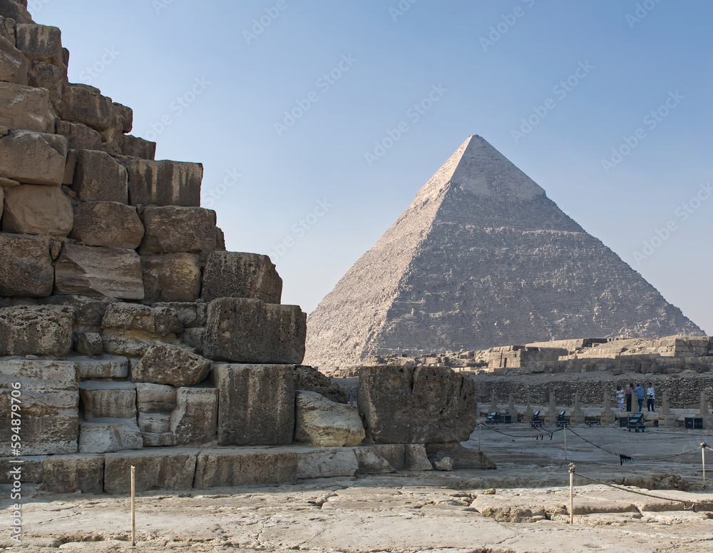 The pyramid of Khafre (Chephren) in Giza plateau. Historical Egypt ...