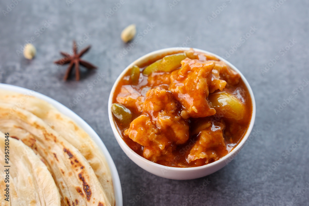 Foto de Stock Chilli chicken with Kerala parathas porotta roti parotta ...