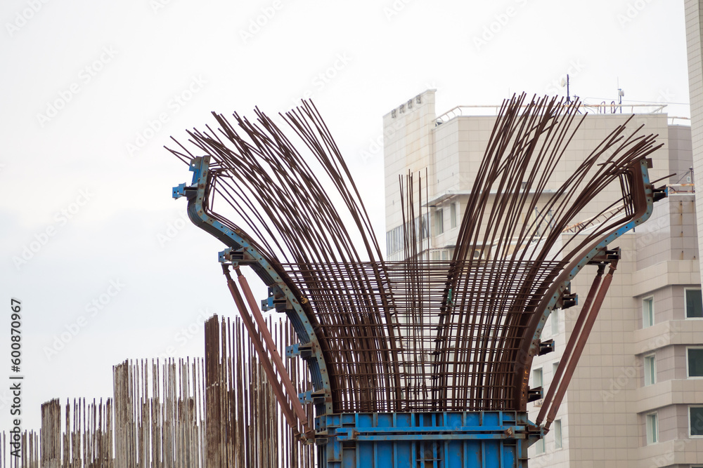 Foto de Stock Shell structures. Monolithic foundation with metal ...