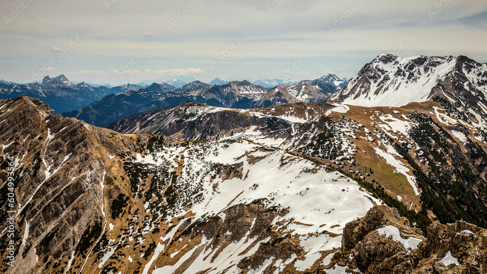 Blick vom Ponten Richtung Zugspitze und Wettersteingebirge Stock Photo ...