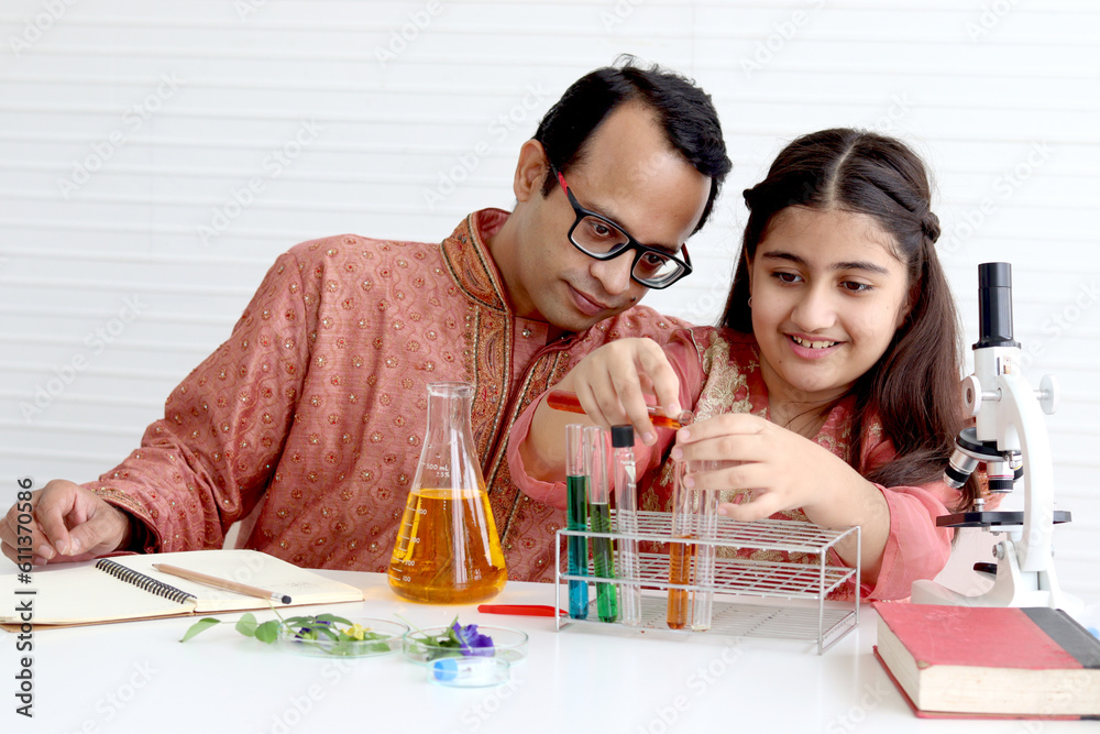 Photo Stock Cute Indian school girl in India traditional dress costume ...