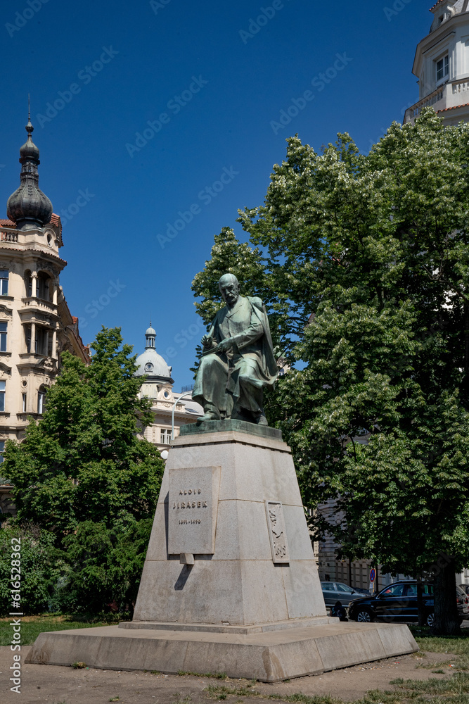 Foto Prague, Bohemia – CZ – June 4, 2023 A view the Statue of Alois ...