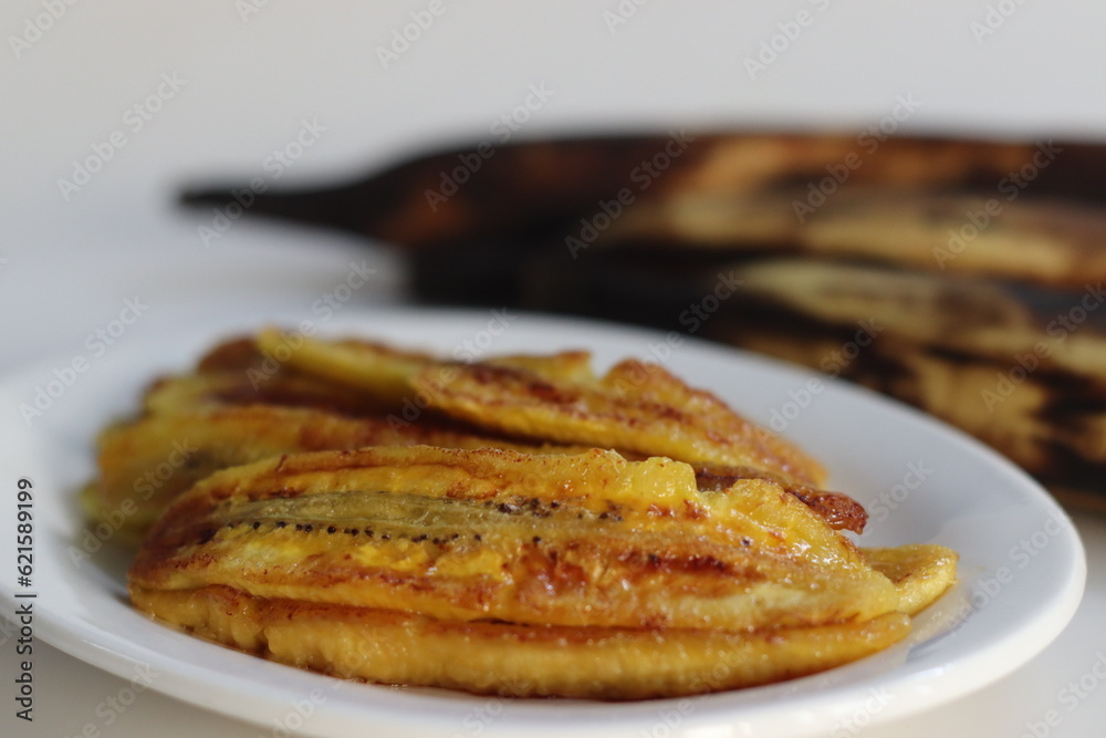 Caramelised plantain slices. Long slices of ripe plantain roasted with ...
