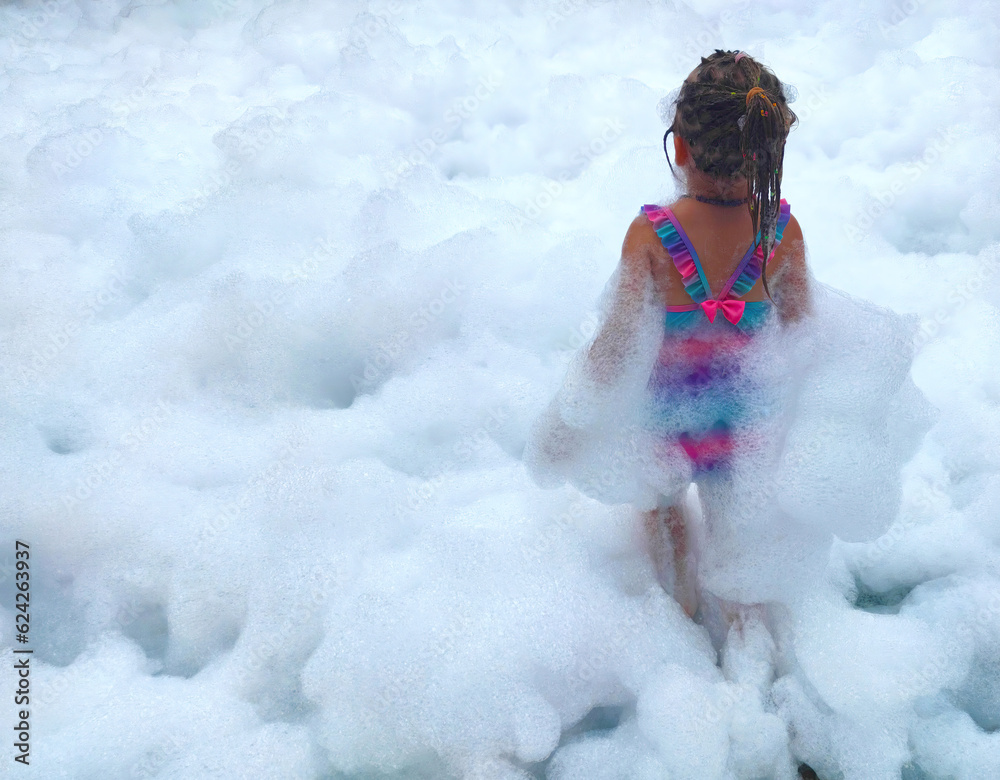 Foto de Stock Little Girl Playing with Foam - Foam Party - White Foam ...