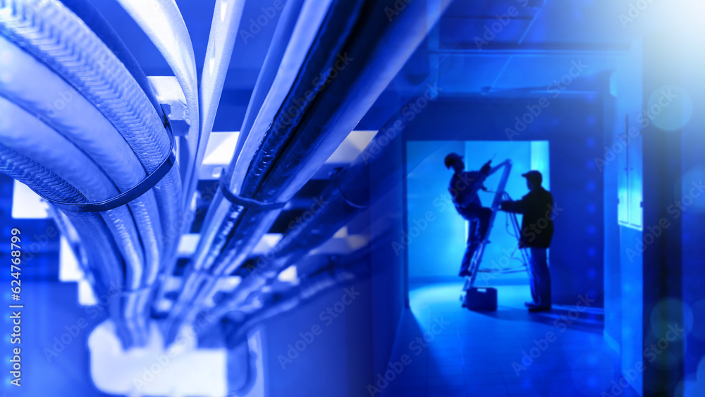 Foto Electrical wiring. Cables for supply of electricity. Wires are ...