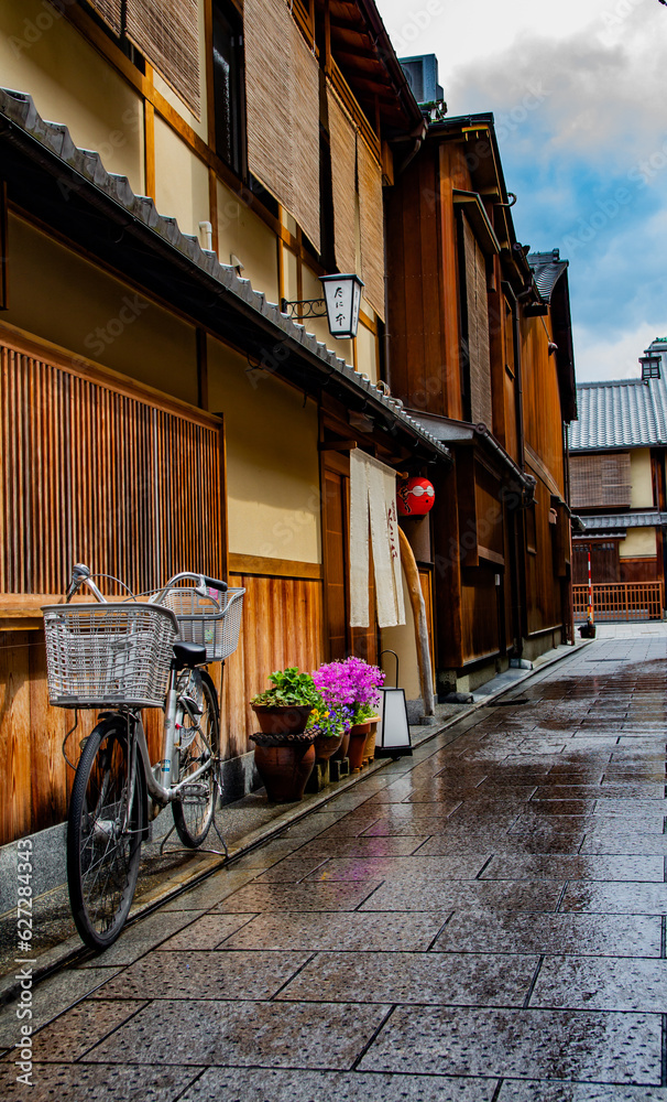 Japanese traditional wooden townhouses in Kyoto, street or side alley ...