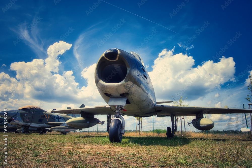 Flugzeug - Jet - Düsenjäger - Militär - jet engine of airplane - Army ...