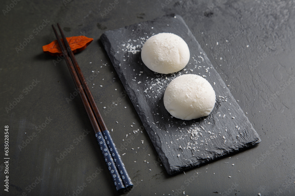 Mochi coco. Un dessert japonais. Stock Photo | Adobe Stock