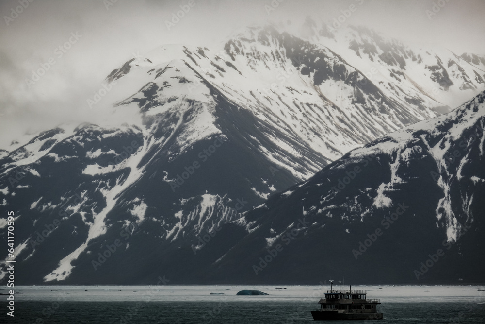 Cruise to Hubbard Glacier Bay in Alaska with floating ice bergs and ...