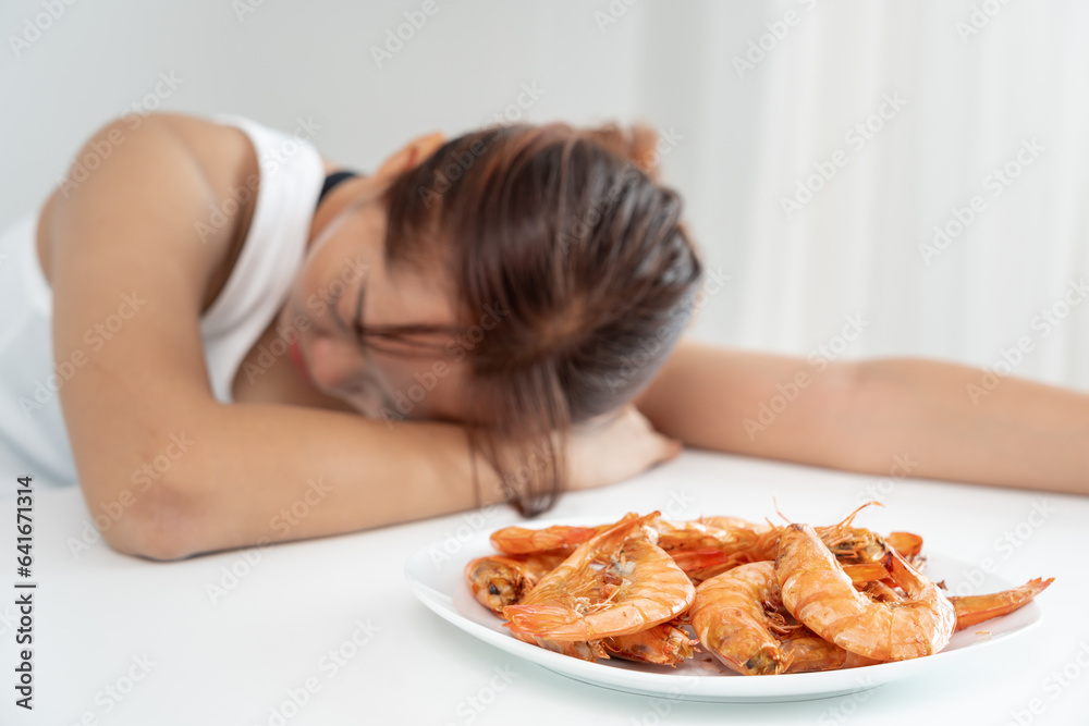 food allergies, women have reactions itching and redness after eating ...