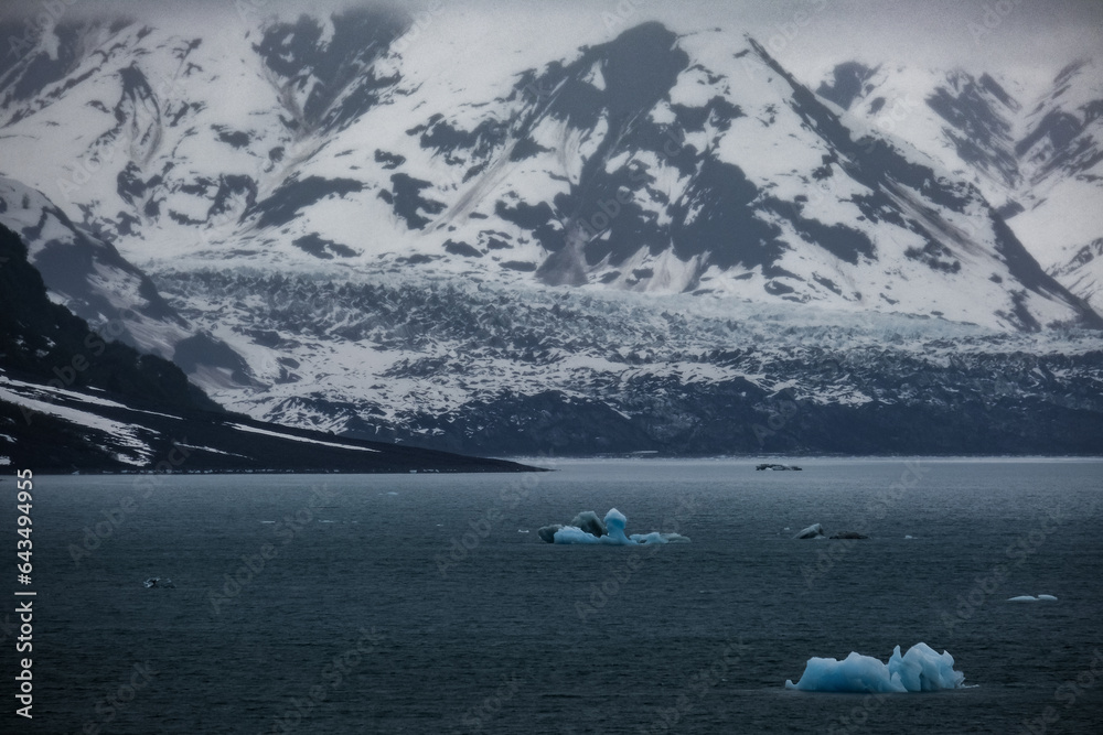 Cruise to Hubbard Glacier Bay in Alaska with floating ice bergs and ...