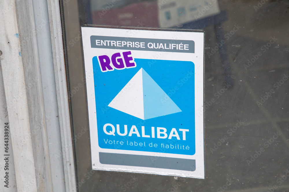 rge qualibat qualified company logo sign and brand text certification ...
