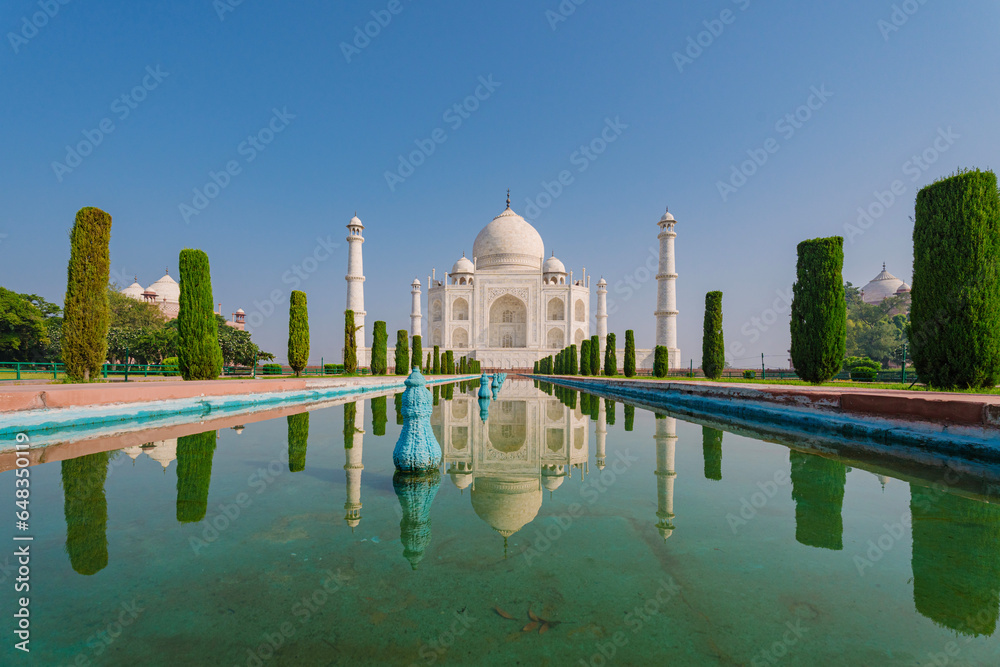 Architecture of the Taj Mahal as seen from the fountain. The Taj Mahal ...
