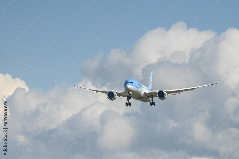 avion vol survol voyage compagnie aerienne aeroport Brussels Airport ...