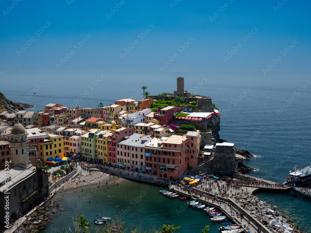 View on the cliff town of Vernazza, one of the colorful Cinque Terre on ...