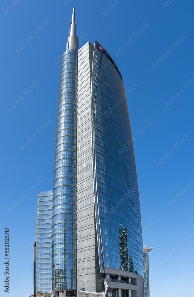 Milano, Italy. The iconic Unicredit tower at Gae Aulenti square ...